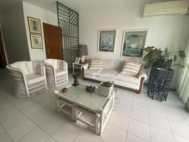 Apartamento com 3 dormitórios à venda, 110 m² por R$ 900.000,00 Pitangueiras Guarujá/SP