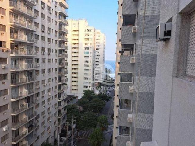 Apartamento com 3 dormitórios à venda, 110 m², 1 quadra da praia Pitangueiras Guarujá/SP