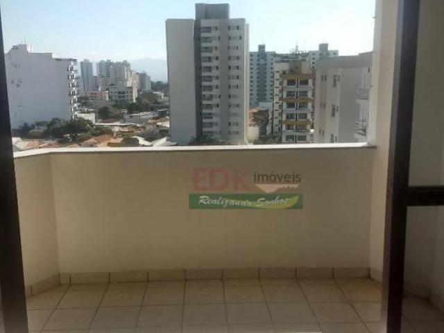 Apartamento com 3 dormitórios à venda, 111 m² por R$ 590.000,00 Centro Taubaté/SP