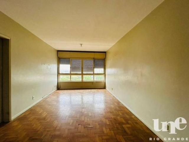 Apartamento com 3 dormitórios à venda, 116 m² por R$ 382.000,00 Centro Rio Grande/RS
