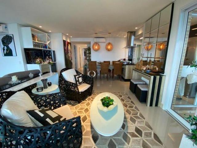 Apartamento com 3 dormitórios à venda, 118 m² por R$ 1.800.000,00