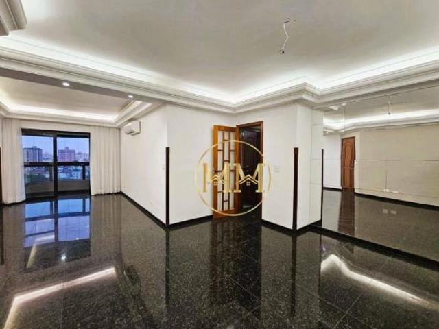 Apartamento com 3 dormitórios à venda, 124 m² por R$ 1.060.000,00 Boqueirão Santos/SP