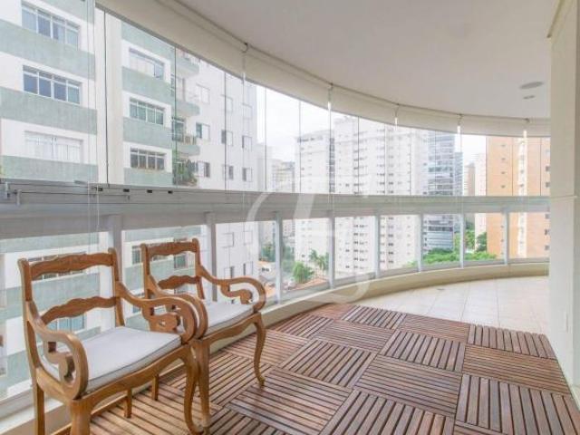 Apartamento com 3 dormitórios à venda, 124 m² por R$ 2.350.000,00 Moema São Paulo/SP