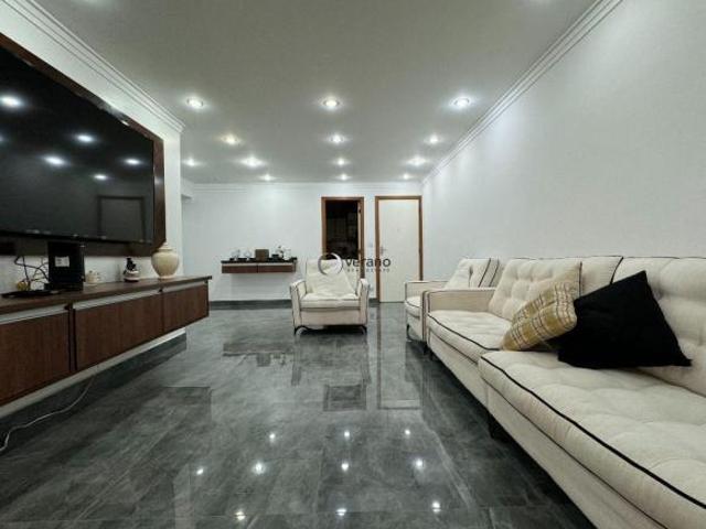 Apartamento com 3 dormitórios à venda, 124 m² por R$ 780.000,00 E