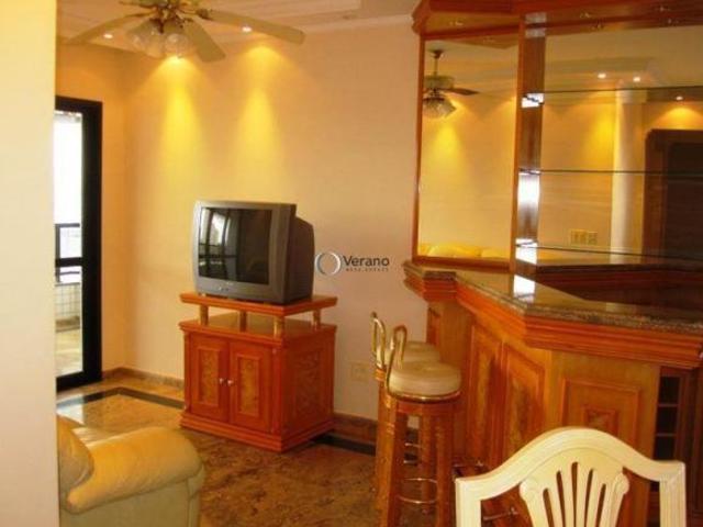 Apartamento com 3 dormitórios à venda, 130 m² por R$ 850.000,00 E