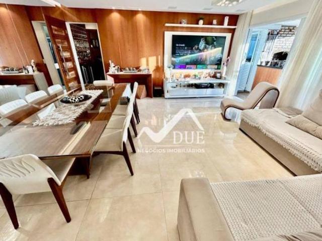 Apartamento com 3 dormitórios à venda, 131 m² por R$ 2.020.000,00 Embaré Santos/SP