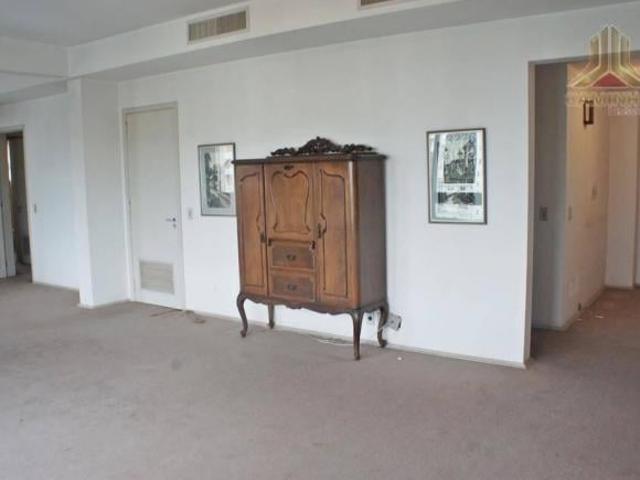 Apartamento com 3 dormitórios à venda, 134 m² por R$ 1.400.000,00 Moinhos de Vento Porto Alegre/