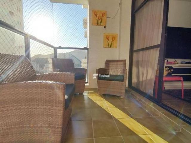 Apartamento com 3 dormitórios à venda, 136 m² por R$ 780.000,00 Pitangueiras Guarujá/SP