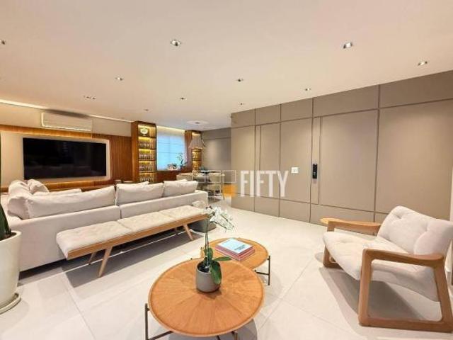 Apartamento com 3 dormitórios à venda, 200 m² por R$ 3.990.000,00 Brooklin São Paulo/SP