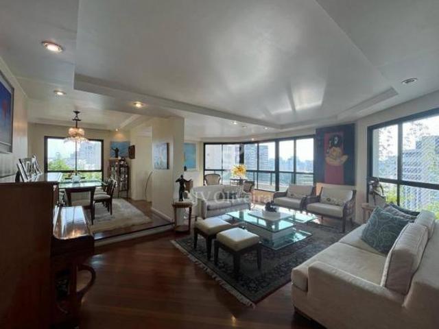 Apartamento com 3 dormitórios à venda, 230 m² por R$ 2.350.000,00 Moema São Paulo/SP