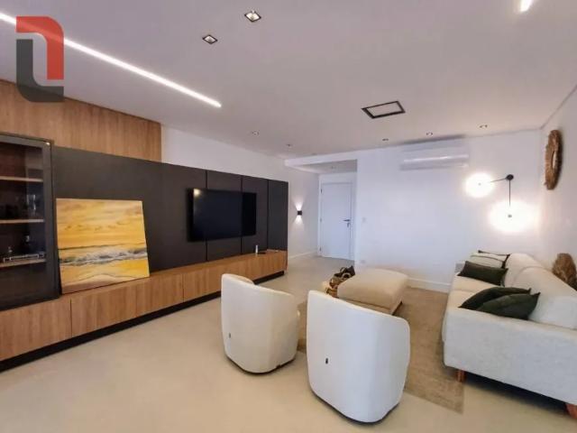 Apartamento com 3 dormitórios à venda, 237 m² por R$ 3.690.000,00 Centro Guaratuba/PR