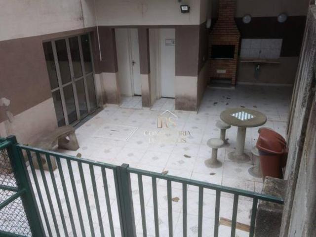 Apartamento com 3 dormitórios à venda, 49 m² por R$ 250.000,00 Vila Romanópolis Ferraz de Vascon