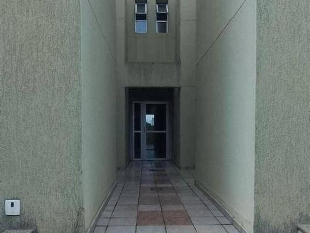 Apartamento com 3 dormitórios à venda, 65 m² por R$ 300.000,00 Centro Londrina/PR