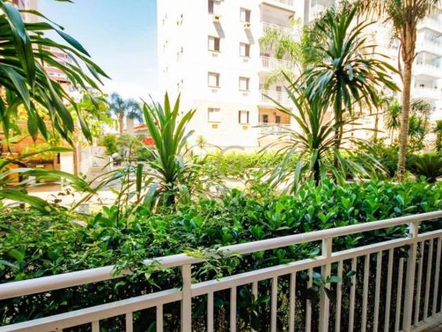 Apartamento com 3 dormitórios à venda, 75 m² por R$ 422.000,00 Vila Assunção Praia Grande/SP