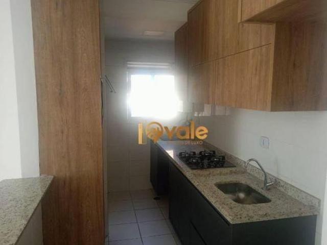 Apartamento com 3 dormitórios à venda, 70 m²