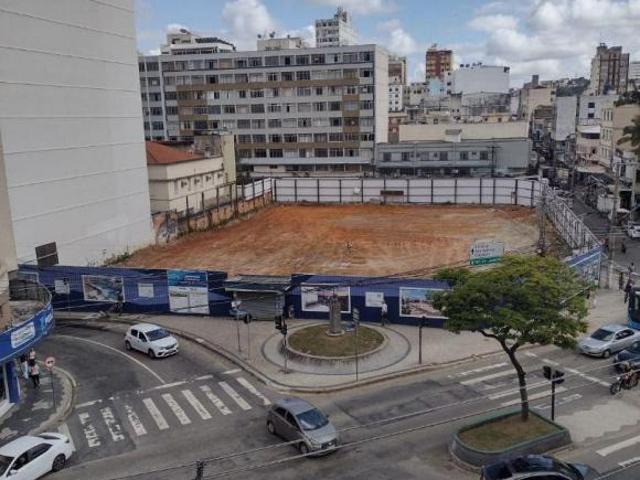 Apartamento com 3 dormitórios à venda, 84 m² por R$ 330.000,00 Centro Juiz de Fora/MG