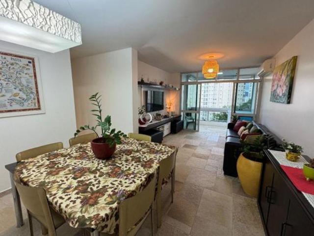 Apartamento com 3 dormitórios à venda, 88 m² por R$ 750.000,00 En