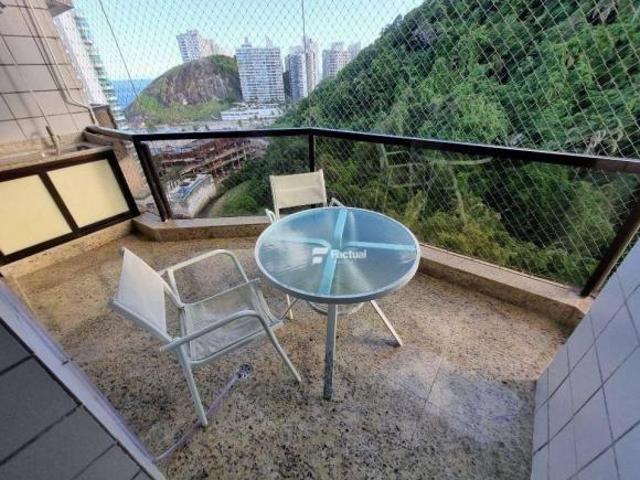 Apartamento com 3 dormitórios à venda, 95 m² por R$ 730.000,00 Enseada Guarujá/SP