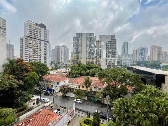 APARTAMENTO COM 3 DORMITÓRIOS BEM PRÓXIMO DO METRÔ BROOKLIN