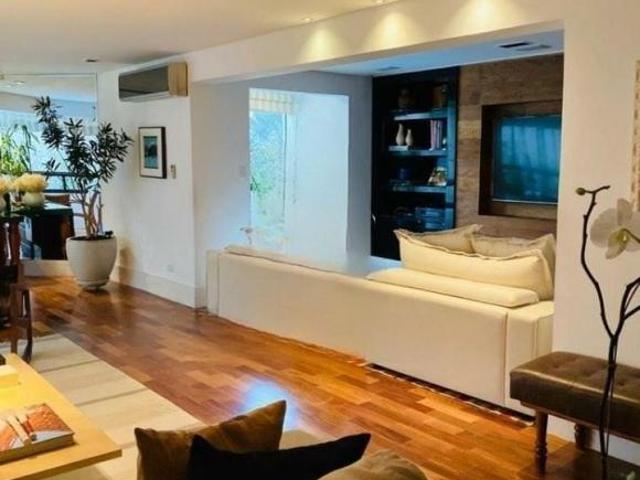 Apartamento com 3 dormitórios com 3 vagas de garagem á venda no Morumbi