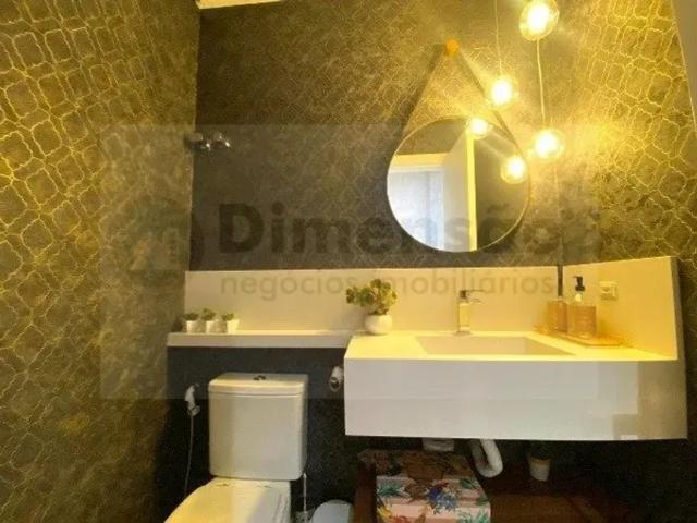 Apartamento com 3 dormitórios com linda vista para baía norte na Agronômica