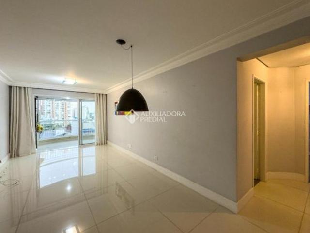 Apartamento com 3 dormitórios com suíte, sala integrada a varanda gourmet
