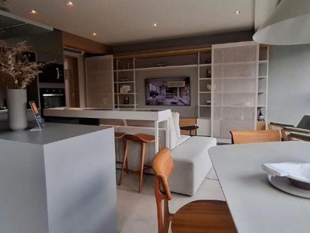 Apartamento com 3 Dormitórios com varanda gourmet com 2 vagas cobertas na Vila Ema em andar alto