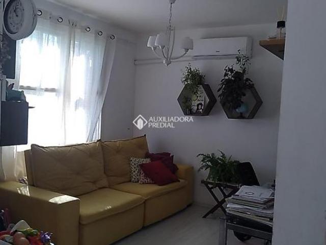 Apartamento com 3 dormitórios, cozinha, área de serviço,living 2 domotórios, banheiro, com 2 vagas