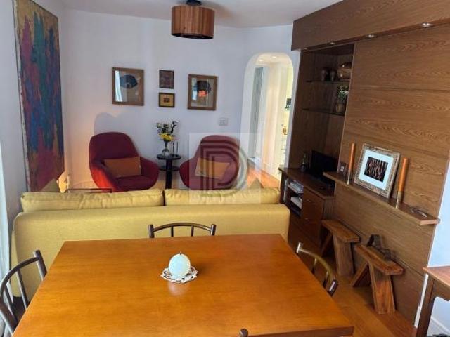 Apartamento com 3 dormitórios e duas vagas cobertas