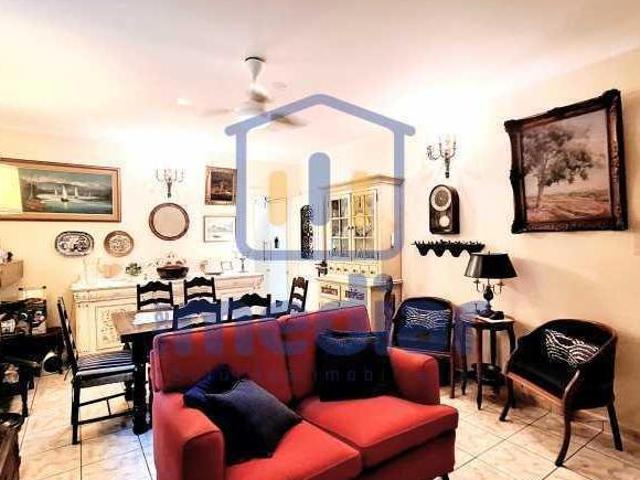 Apartamento com 3 dormitórios e suíte, 107 m², próximo da praia do Embaré !