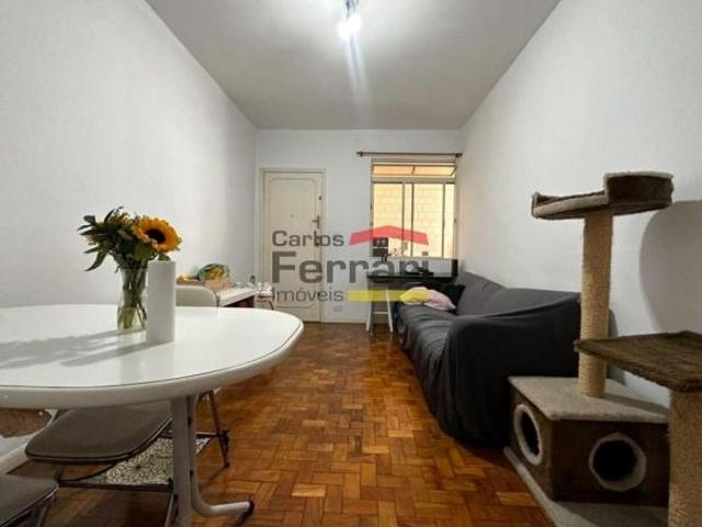 Apartamento com 3 Dormitórios e Vaga de Garagem na Rua Pamplona