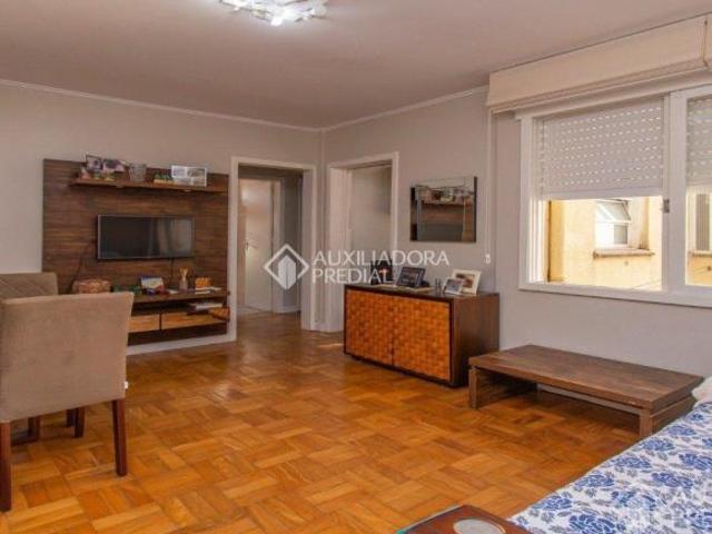 Apartamento com 3 dormitórios e vaga no Centro Histórico de Porto Alegre ? espaço, localização e exc