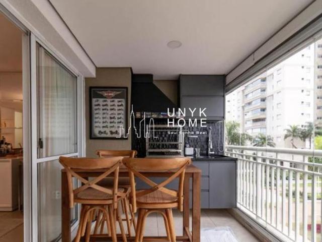 Apartamento com 3 dormitórios e varanda gourmet na Barra Funda