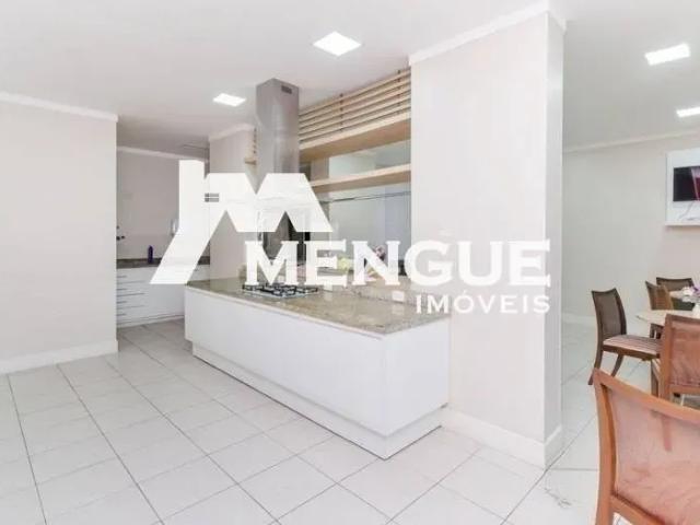 Apartamento com 3 dormitórios e 2 vagas à venda no bairro Vila Ipiranga em Porto Alegre por R$ 750.0
