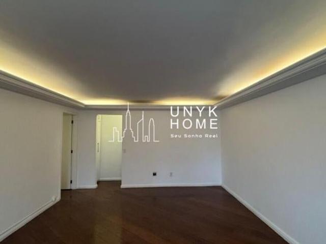 Apartamento com 3 dormitórios e 2 vagas de garagem à venda no Itaim Bibi