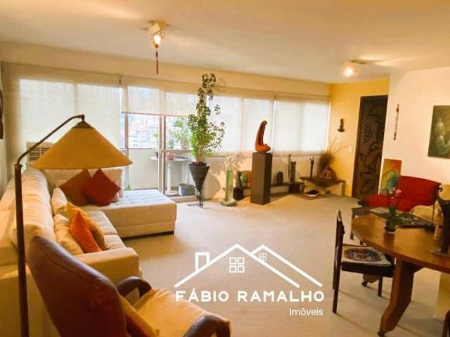 Apartamento com 3 dormitórios, e 2 vagas de garagens, para venda na Vila Andrade