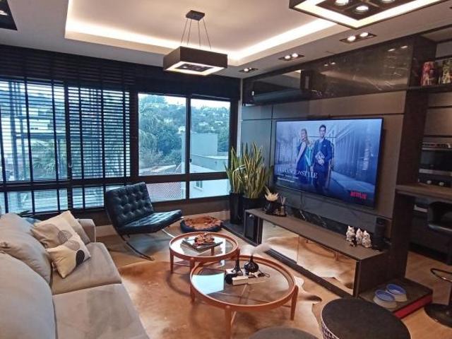Apartamento com 3 dormitórios e 2 vagas, no bairro Ipanema