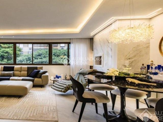 Apartamento com 3 dormitórios e 2 vagas no Bairro Petrópolis