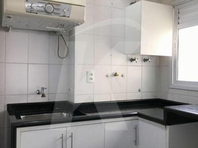 Apartamento com 3 dormitórios e 3 vagas cobertas na Vila Maria