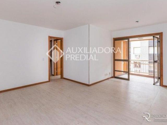 Apartamento com 3 dormitórios e 98m²