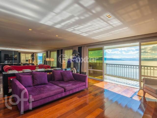 Apartamento com 3 dormitórios em Florianópolis