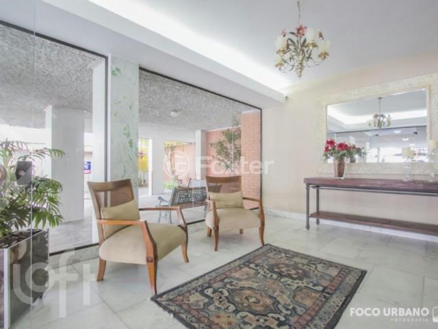 Apartamento com 3 dormitórios em Porto Alegre