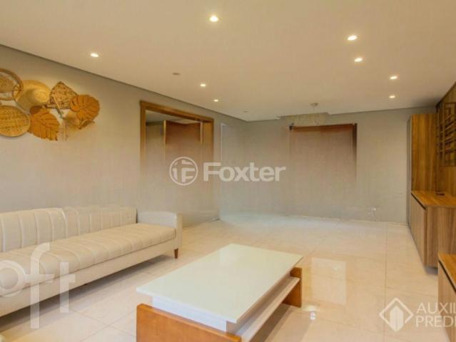 Apartamento com 3 dormitórios em Porto Alegre