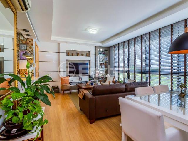 Apartamento com 3 dormitórios em Porto Alegre