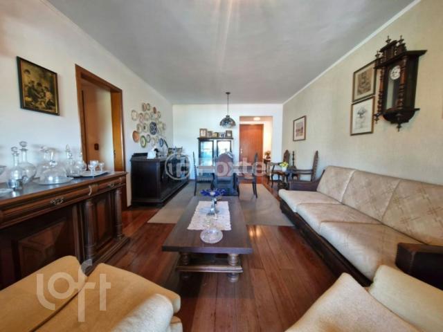 Apartamento com 3 dormitórios em Porto Alegre