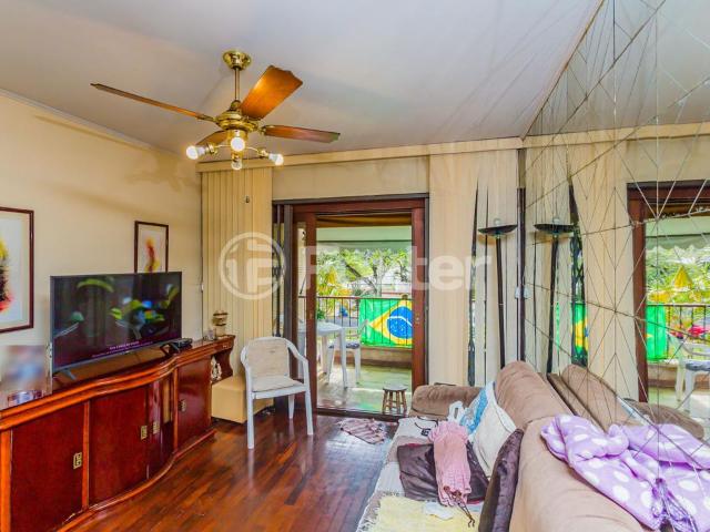 Apartamento com 3 dormitórios em Porto Alegre