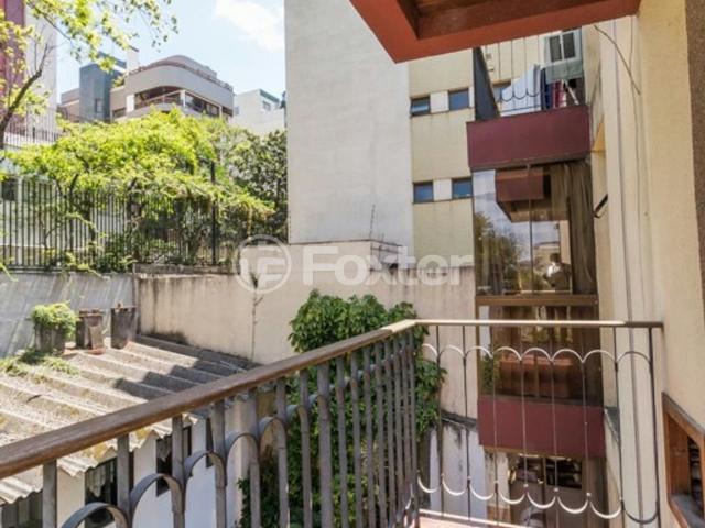 Apartamento com 3 dormitórios em Porto Alegre