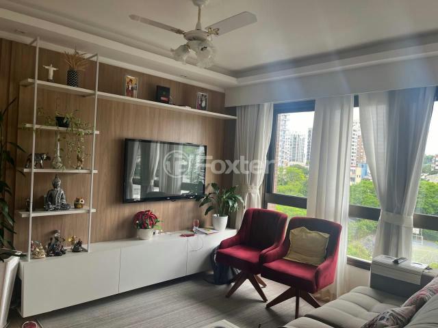 Apartamento com 3 dormitórios em Porto Alegre
