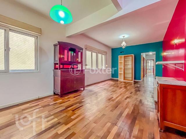 Apartamento com 3 dormitórios em Porto Alegre