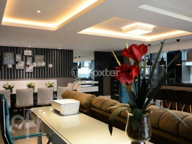 Apartamento com 3 dormitórios em Porto Alegre